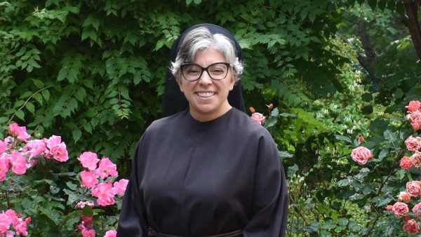 Cara Fusco enters novitiate; named Sister Fiat Marie – Franciscan ...